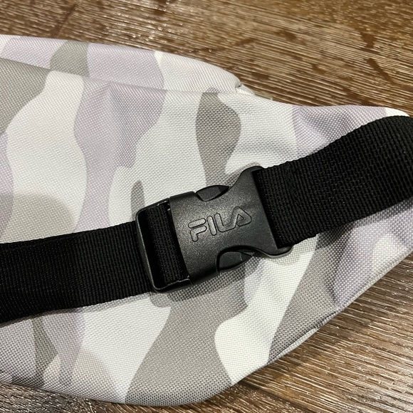 Fila | Bags | Nwt Fila Belt Bag Fannny Pack Gray And White Camouflage ...
